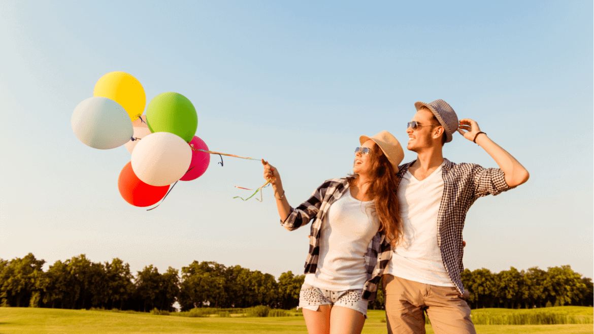 8 Signs You're In A Fake Relationship