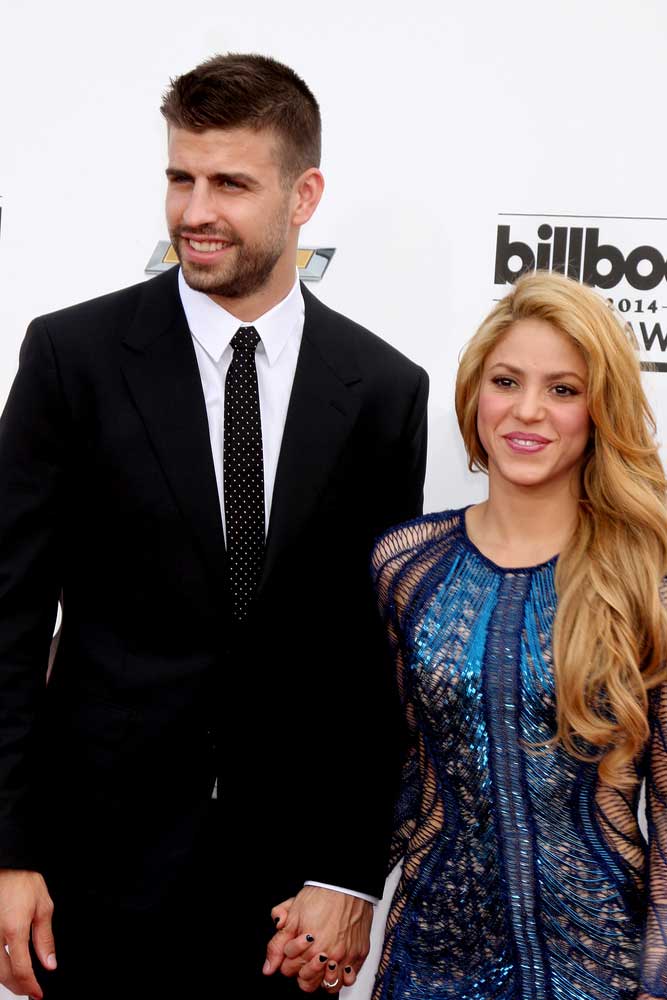 Gerard Pique Spotted Holding Hands with New Girlfriend, Clara Chia ...
